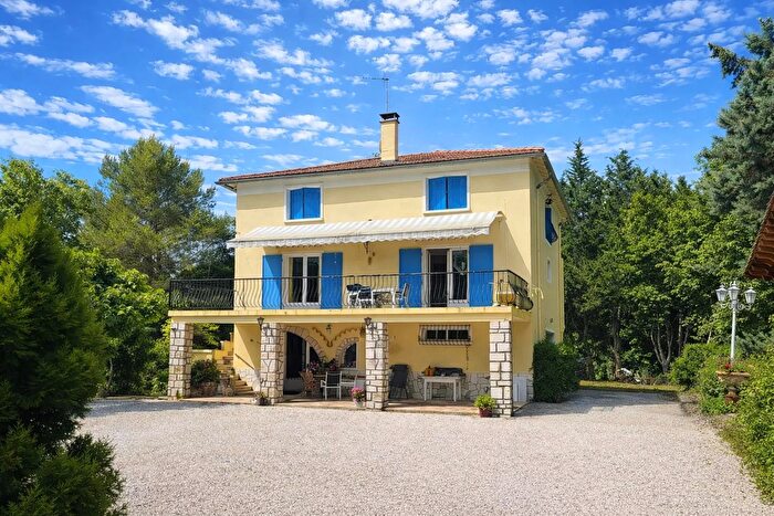 Maison à vendre - Besse-sur-Issole - 9 pièces - 4 chambres