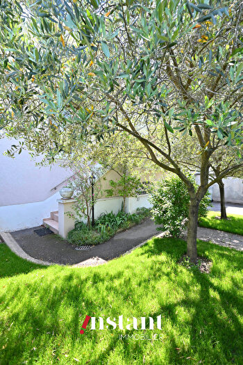 Appartement à louer - Bron, Centre-ville - 1 pièce - 1 chambre