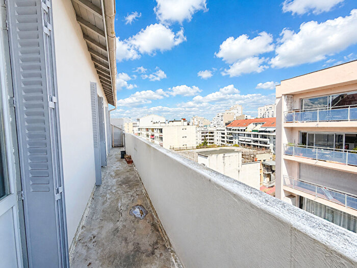 Appartement 3 pièces à vendre à Villeurbanne, République, Tolstoi