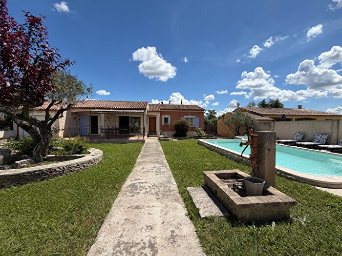 Jonquières-Saint-Vincent : Maison 4 pièces à louer