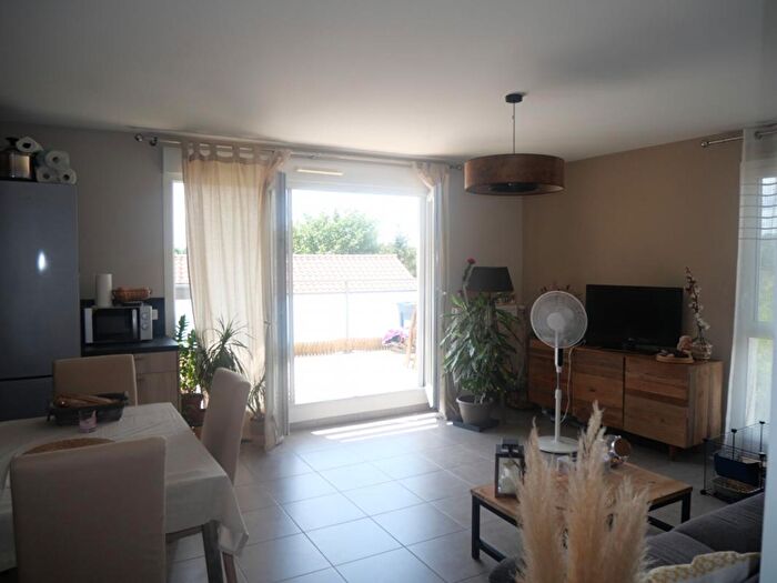 Maisons à vendre et appartements à louer - 1