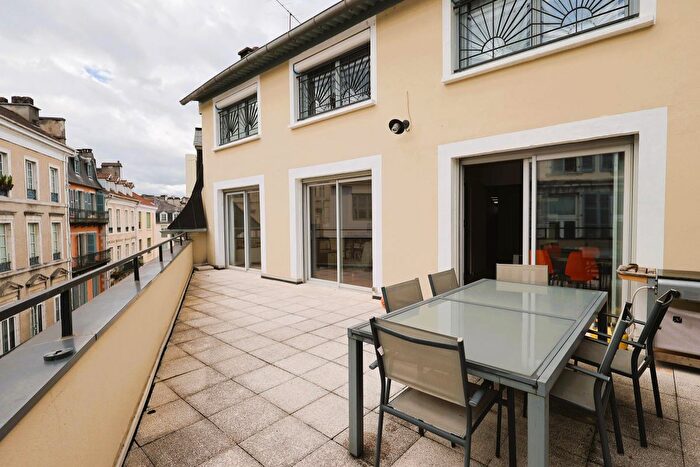 Appartement à vendre - Pau - 7 pièces - 5 chambres