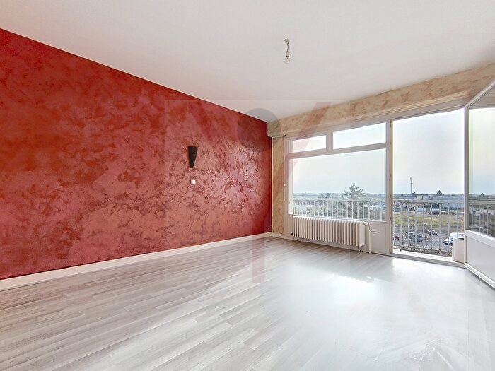 Appartement à louer - Bourg-en-Bresse - 4 pièces - 2 chambres