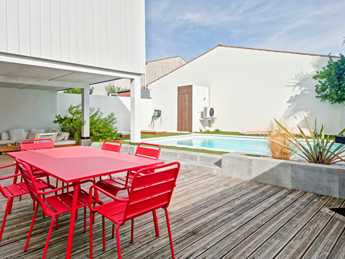 Maison à vendre - Angoulins - 9 pièces - 4 chambres