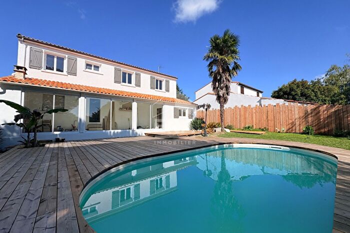 Maison à vendre - Saintes, La Gare, Sébastien de Brouard, La Fenêtre - 7 pièces - 5 chambres