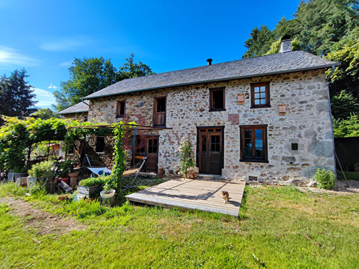 Maison 6 pièces à Neuvic, à vendre