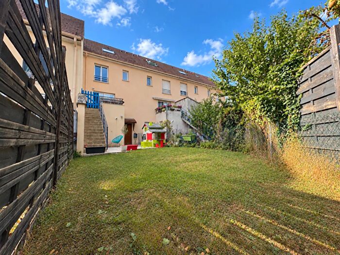 Maison 4 pièces à vendre - Pontault-Combault, Centre commercial