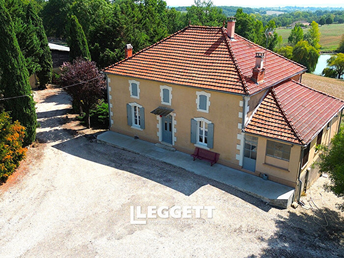 Maison 5 pièces à Saint-Pastour, à vendre