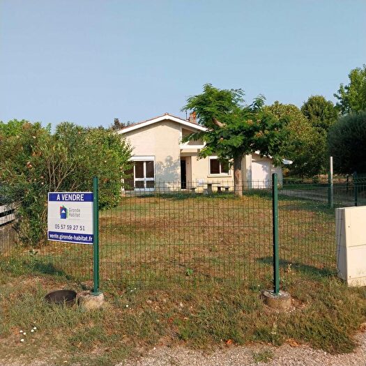Prignac-et-Marcamps : Maison 4 pièces à vendre