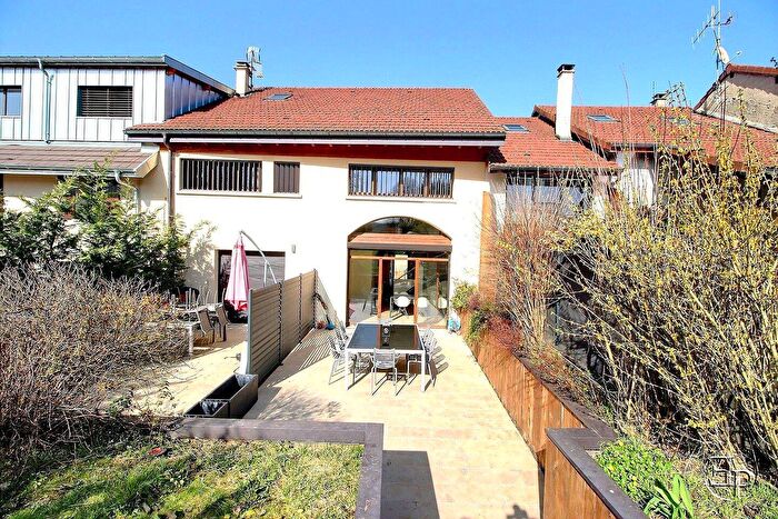 Maison 4 pièces à Viry, à louer
