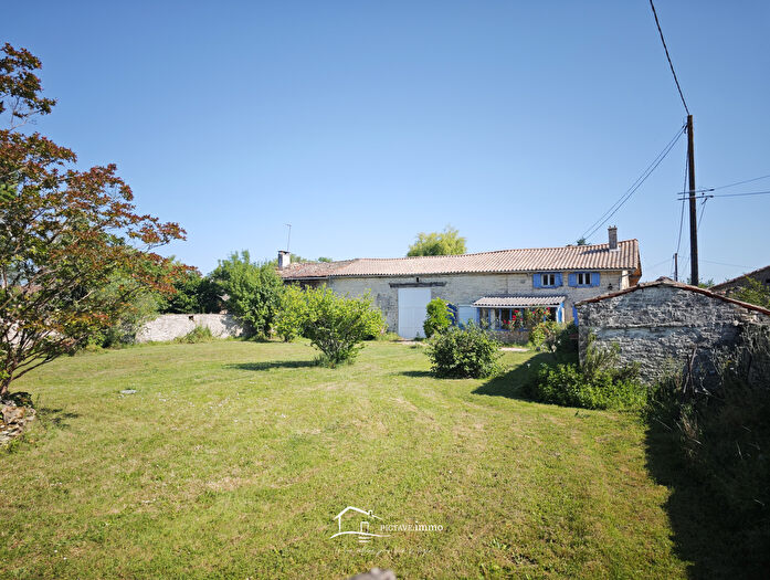 Lezay : Maison 4 pièces à vendre