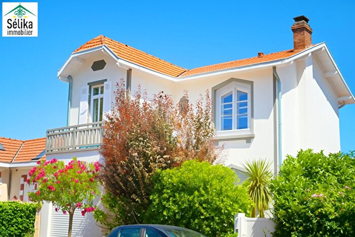 Maison à vendre - Arcachon, Centre-ville, La Chapelle, Gare - 5 pièces - 4 chambres