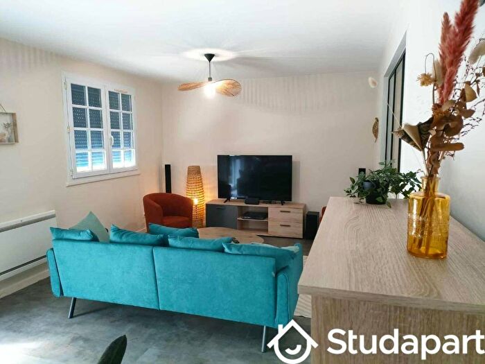 Appartement à louer - Le Bourg sous la Roche-Coteau, La Roche-sur-Yon - 1 pièce - 4 chambres