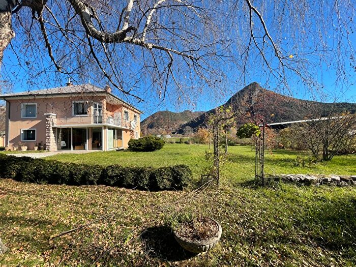 Maison à vendre - Veynes - 6 pièces - 4 chambres