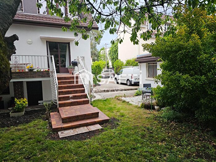 Neuilly-Plaisance, Bel Air, Clémenceau, Carnot - Maison 6 pièces à vendre