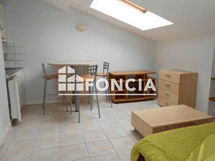 Appartement à louer - Centre Ville Est, Voiron - 1 pièce