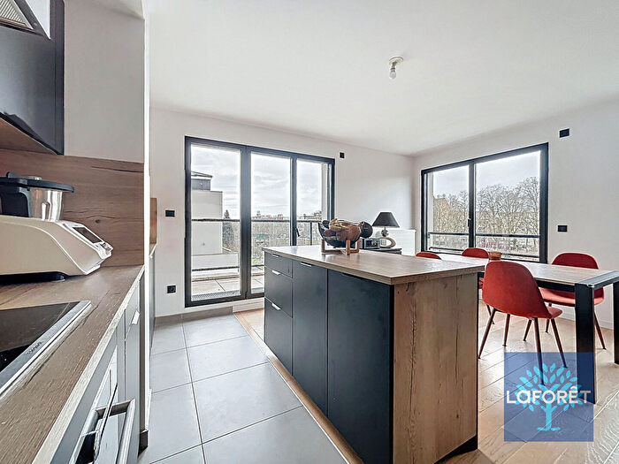 Appartement 4 pièces à Noisy-le-Grand, Centre-ville, à vendre