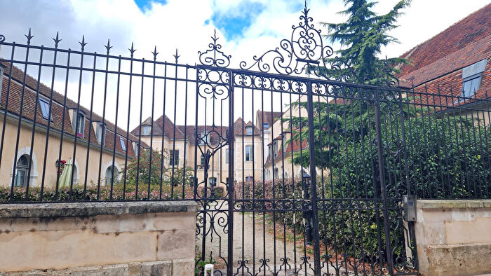 Appartement à vendre - Auxerre, Centre-ville - 3 pièces - 2 chambres