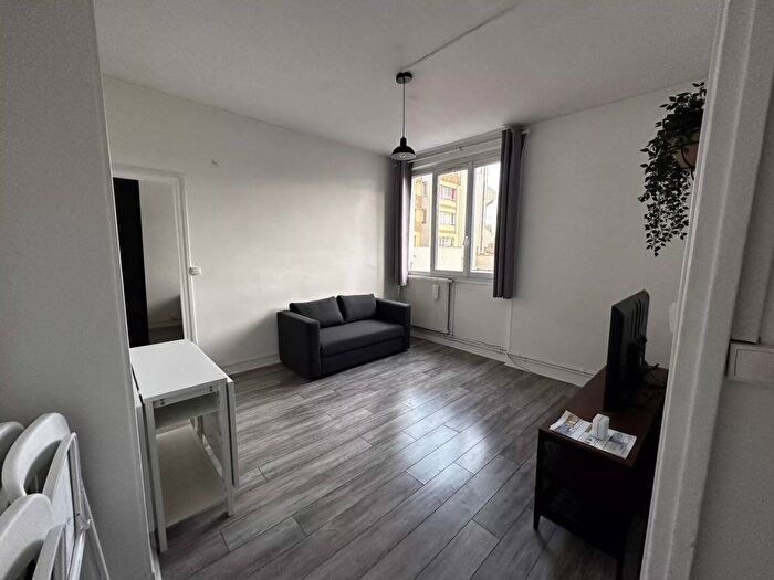 Appartement à louer - Ivry Port Centre, Ivry-sur-Seine - 2 pièces - 1 chambre