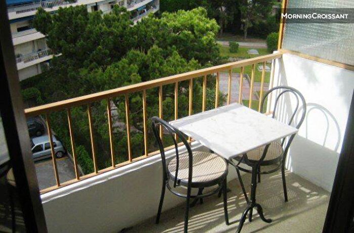 Cinq Avenues, Marseille 4ème arrondissement - Appartement 1 pièce à louer