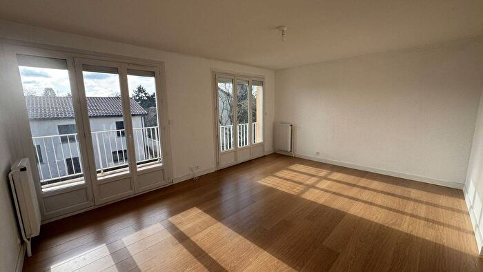 Appartement à louer - Les Genêts-Le Vinatier-Le Lessivas, Bron - 4 pièces - 3 chambres