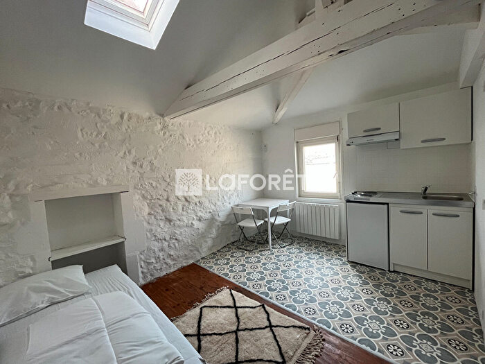 Appartement à louer - Cognac, Centre-ville, Gare - 1 pièce - 1 chambre