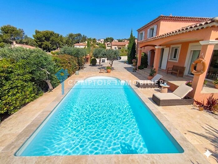 Maison 5 pièces à Beaucaire, Ugernum, à vendre