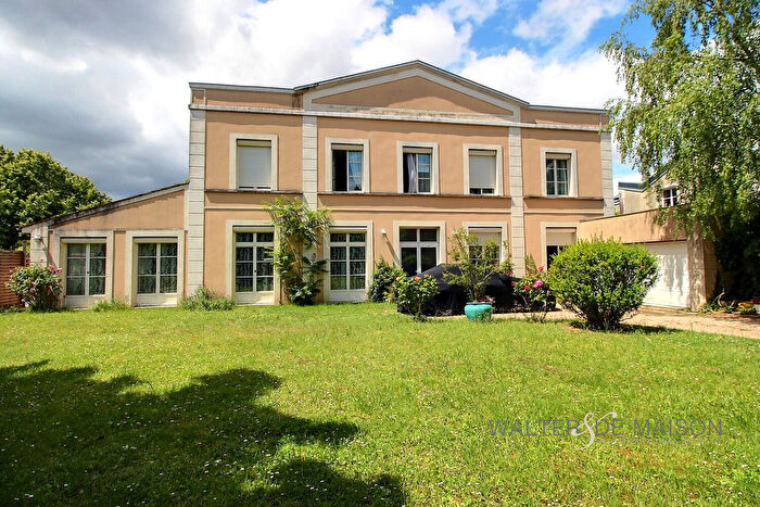 Maison 9 pièces à louer à Clamart, Percy, Schneider