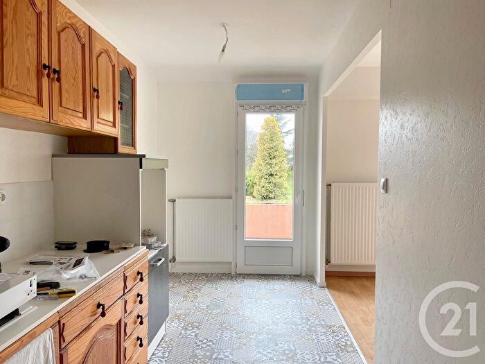 Fougères, Paron, Orières, Ecartelée, Bonabry : Appartement 4 pièces à louer