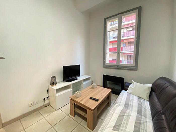 Appartement à louer - Nice, Saint-Roch - 1 pièce