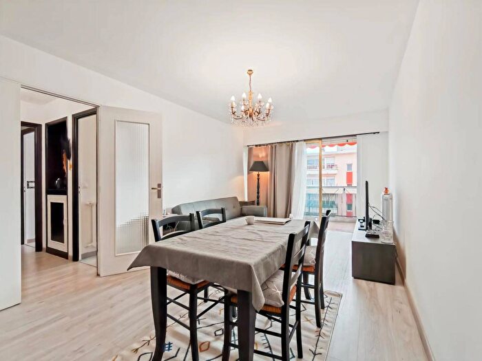 Appartement à louer - Cagnes-sur-Mer, Le Cros de Cagnes, Les Vespins - 2 pièces - 1 chambre