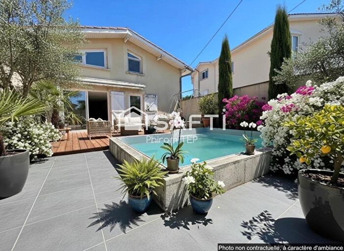 Maison à vendre - La Teste-de-Buch, Centre-ville - 8 pièces - 5 chambres