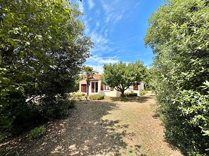 Maisons à vendre et appartements à louer - 1