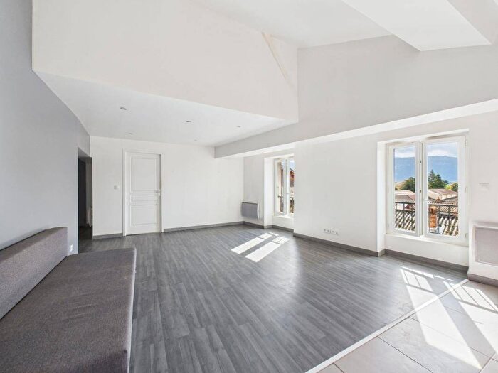 Appartement à louer - Centre, Saint-Marcellin - 3 pièces - 2 chambres