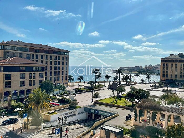Appartement à louer - Ajaccio, Citadelle - 3 pièces - 2 chambres