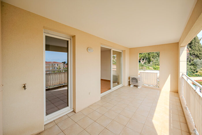 Appartement à vendre - Hyères, Pyanet - 3 pièces - 2 chambres