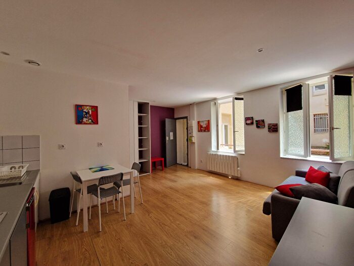 Appartement à louer - Saint-Étienne, Centre-ville, Peuple, Chavanelle - 1 pièce