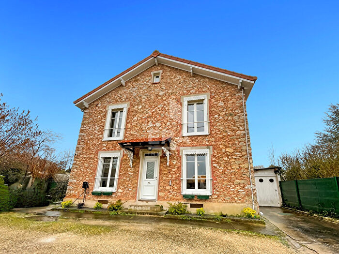 Maison à vendre - Janville-sur-Juine - 4 pièces - 3 chambres