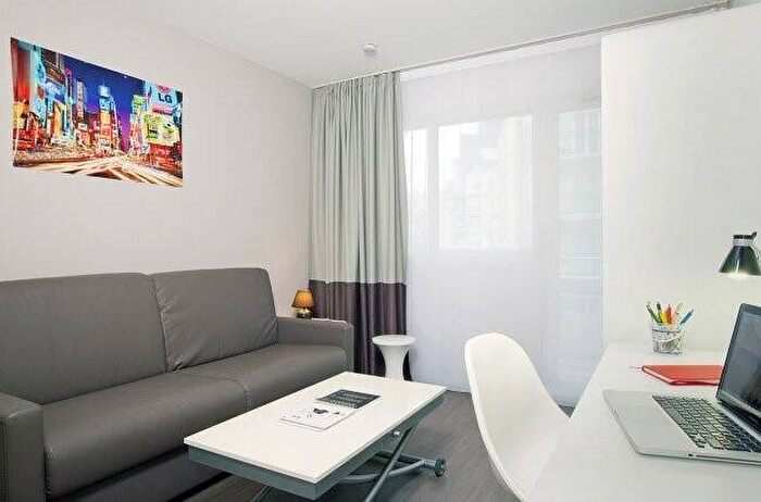 Appartement à louer - Faubourg de lArche, Courbevoie - 1 pièce