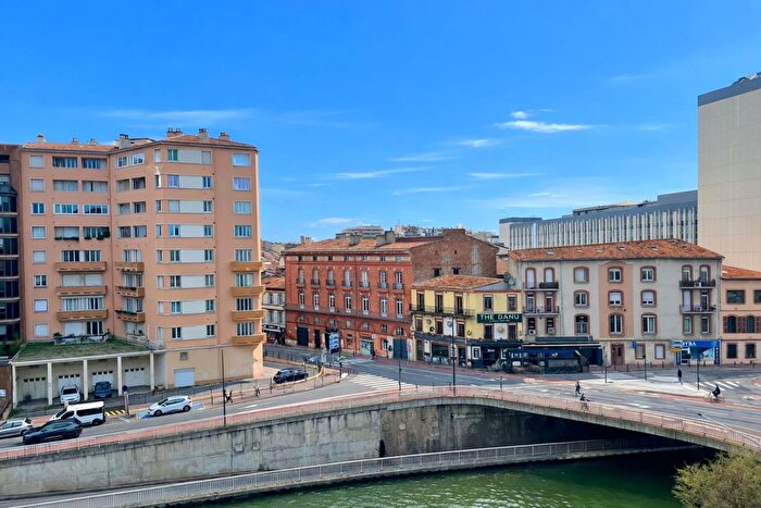 Appartement à louer - Toulouse, Les Carmes-Esquirol - 3 pièces - 2 chambres