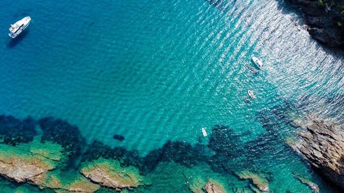 Maison à vendre - Cavalaire-sur-Mer, Centre-ville - 5 pièces - 3 chambres