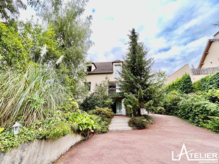 Maison à vendre - Saint-Germain-en-Laye, Pontel, Schnapper, Sous-préfecture - 10 pièces - 6 chambres