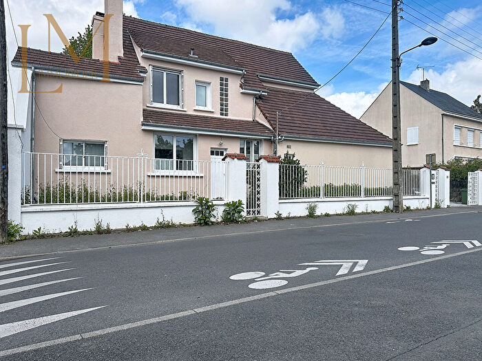 Maison à vendre - Orléans, La Binoche - 10 pièces - 6 chambres