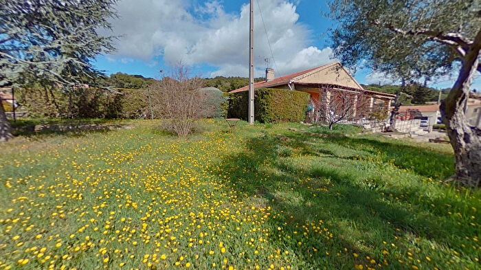 Maison à louer - Beaucaire, Gaudon-Sizen, Chemin Marguilliers, Pointe Rouge - 5 pièces - 3 chambres
