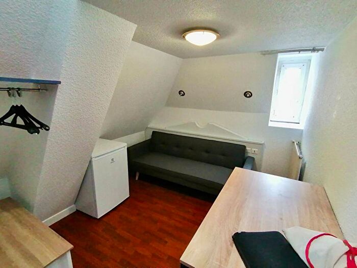 Appartement à louer - Trois Quartiers-Centre Ville, Poitiers - 1 pièce
