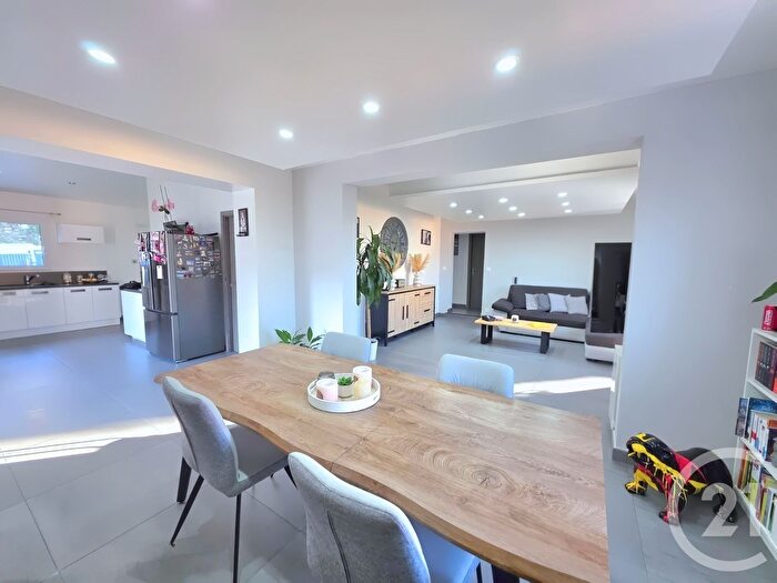 Maison à vendre - Saint-Mitre-les-Remparts - 4 pièces - 3 chambres