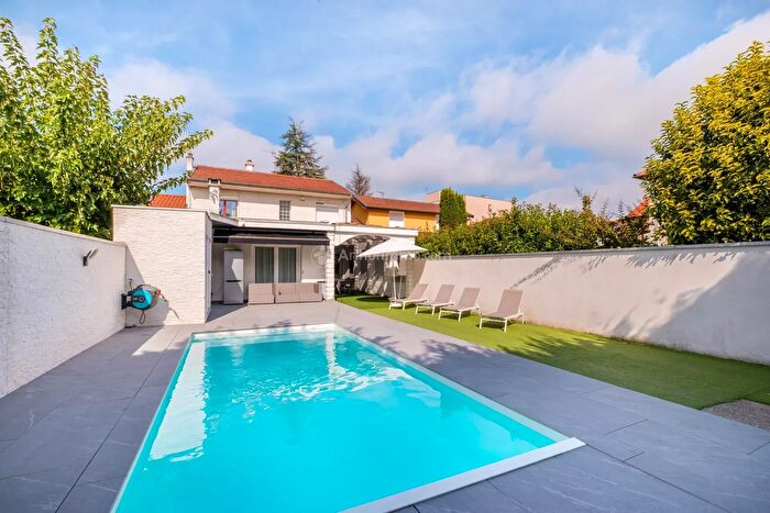 Maison à vendre - Villeurbanne, Les Poulettes - 6 pièces - 3 chambres