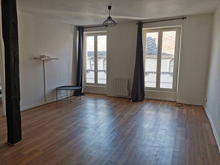 Centre Ville, Pithiviers : Appartement 2 pièces à louer