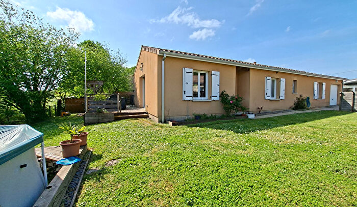 Moulis-en-Médoc : Maison 5 pièces à vendre
