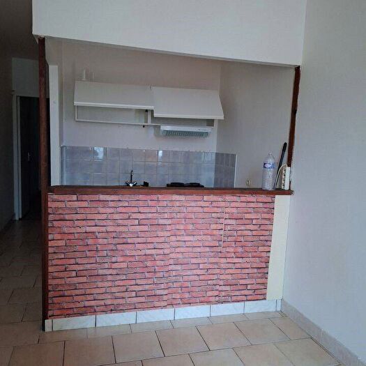 Appartement à louer - Dun-le-Palestel - 2 pièces - 1 chambre